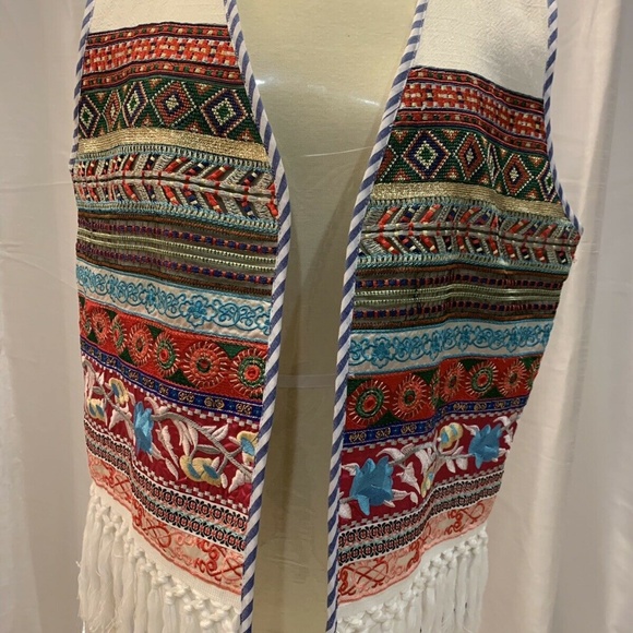 V Cristina | Other | V Cristina Embroideredvest New Size Xl Sleeveless ...